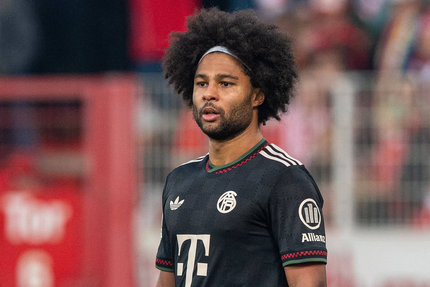 Bayern stay or move abroad? There is a tendency with Gnabry - FCBinside ...
