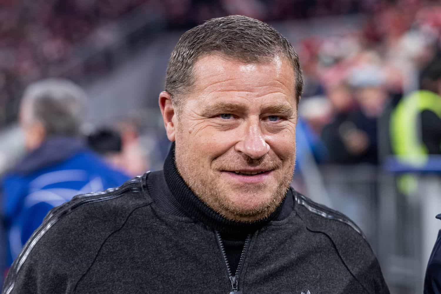 Neuer successor: Bayern was interested in BVB goalkeeper - FCBinside ...