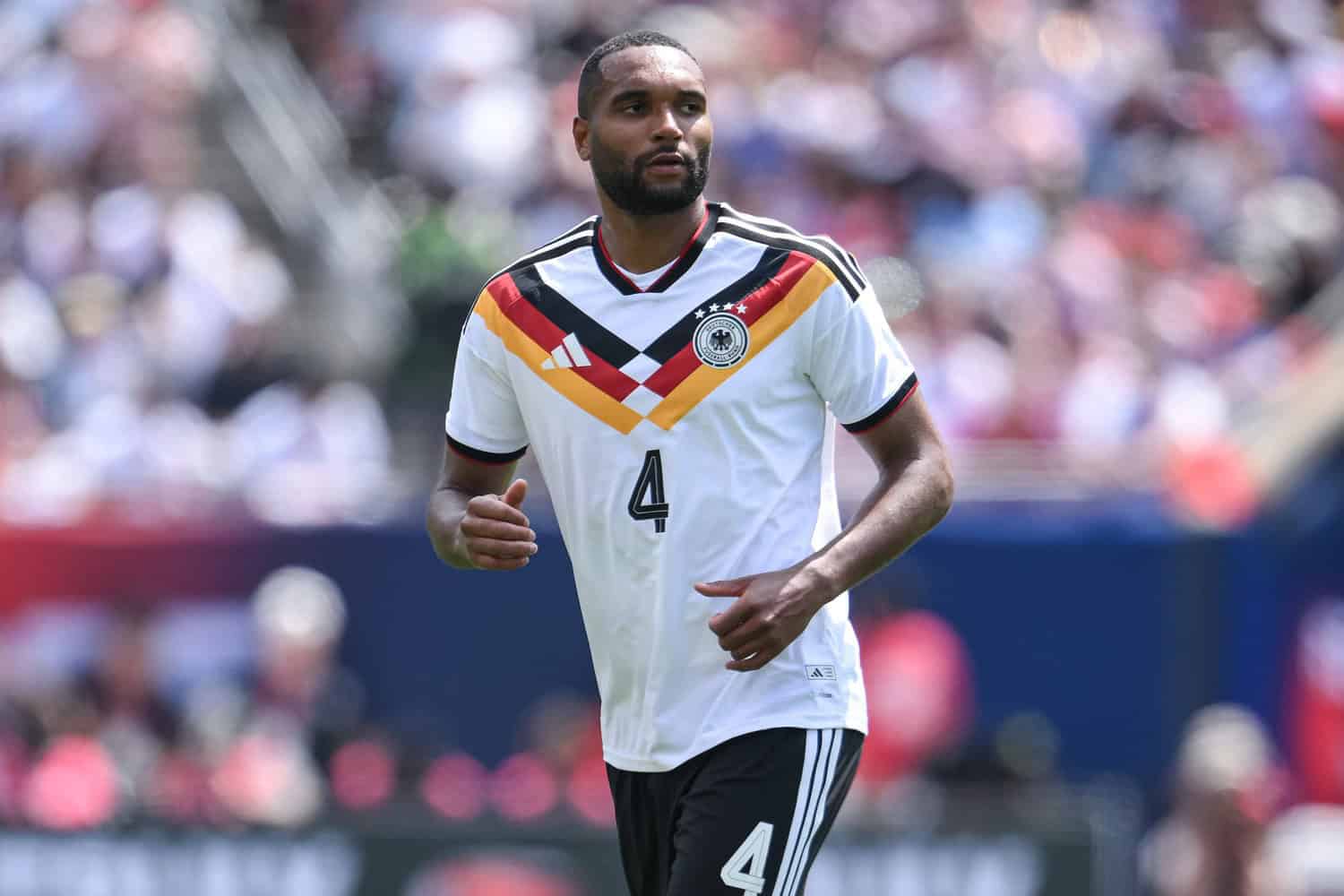 Schlotterbeck raves about DFB defensive leader Tah: “He sets the pace ...